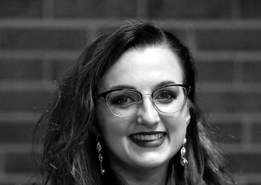 Meet the “Murder on the Orient Express” cast: Erin Layton as Countess ...