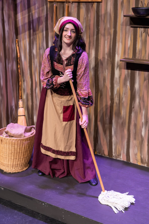Meet the cast of “Fiddler on the Roof”: Carmen Pushman shines as ...