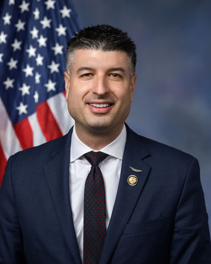 Barrett, Scholten introduce bipartisan TRANSPORT Jobs Act to connect ...